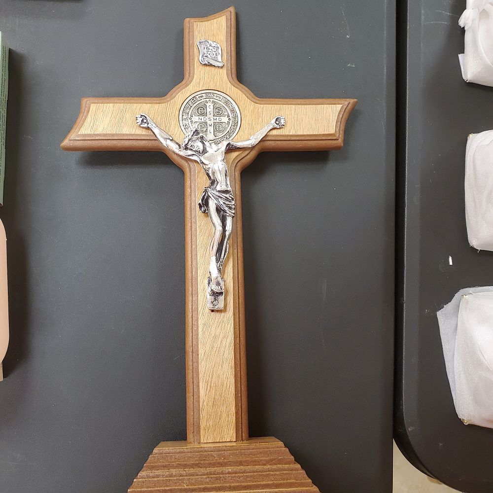CRUZ BASE SBE NATURAL – Christ Missionary Catholic Gifts and Books